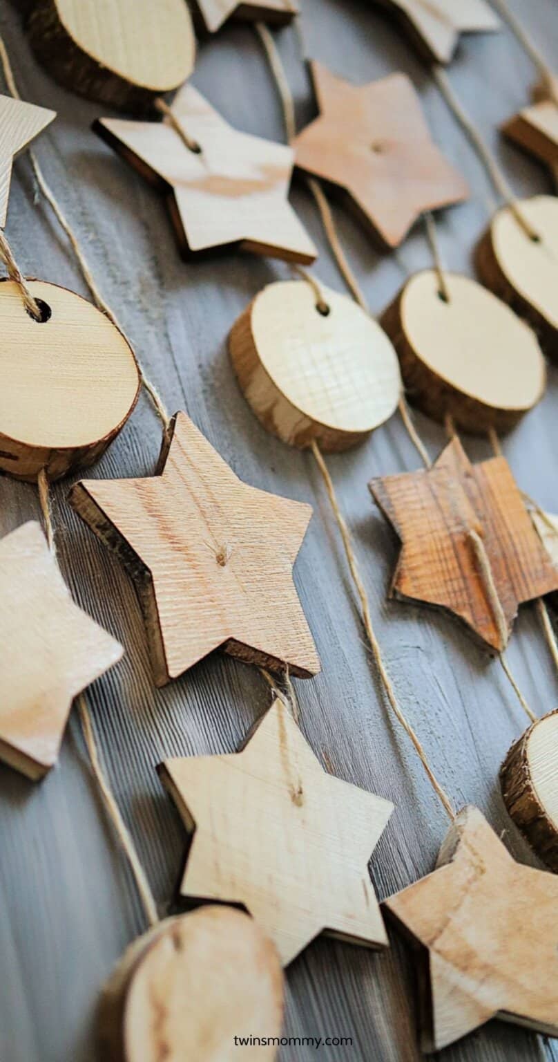 25 Easy Christmas Wood Crafts to Make and Sell This Season - Twins Mommy