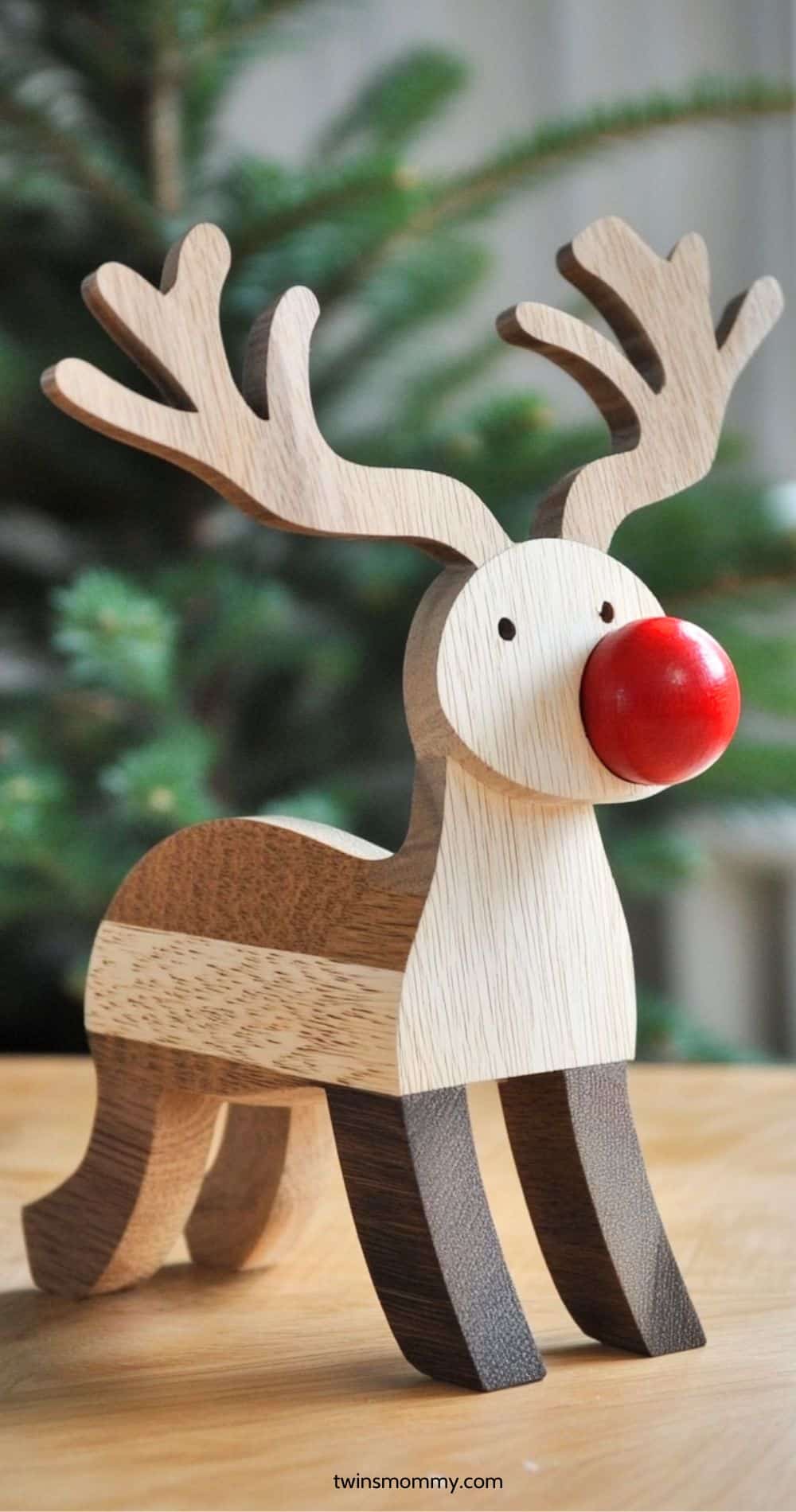 25 Easy Christmas Wood Crafts to Make and Sell This Season - Twins Mommy