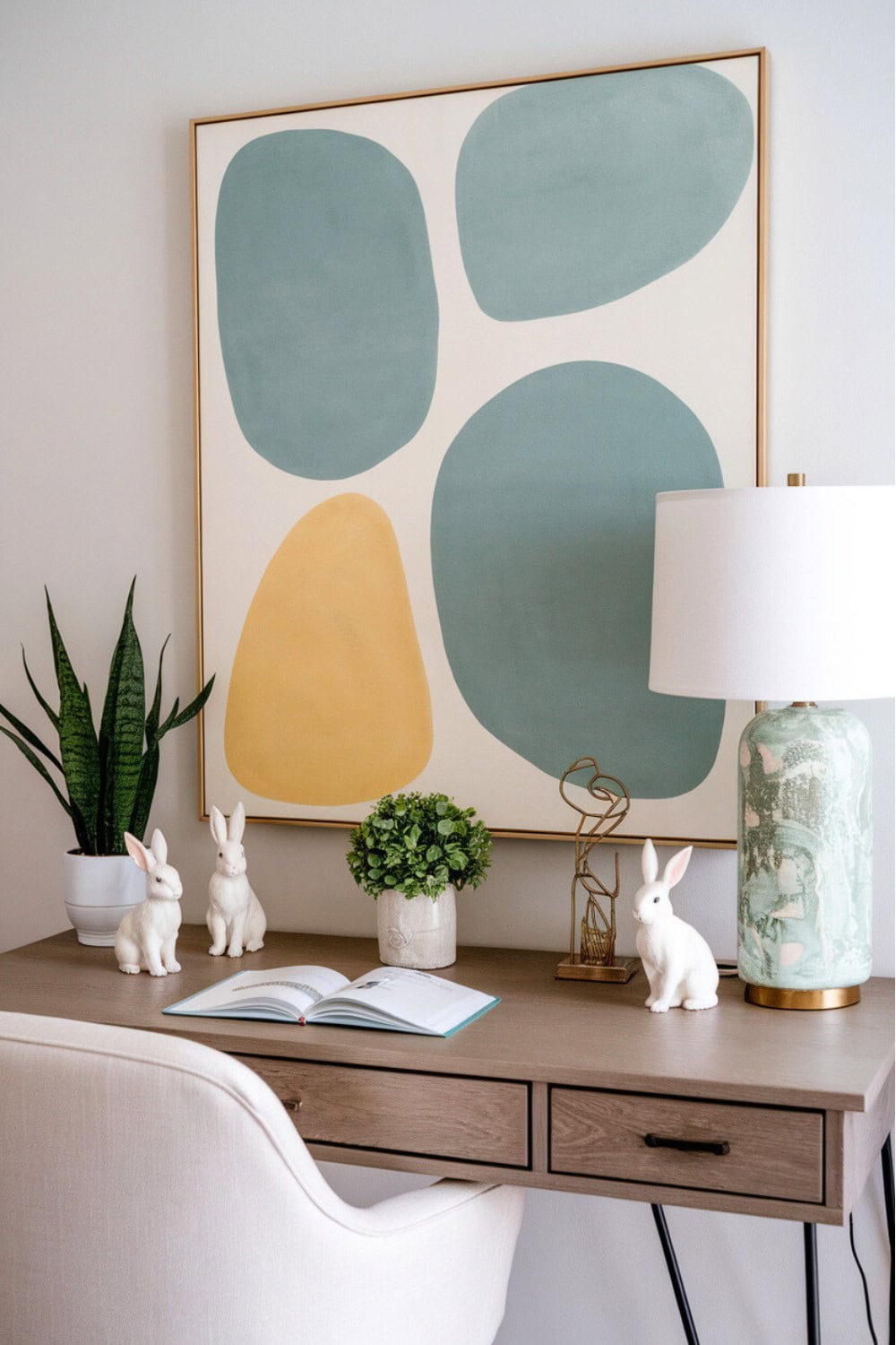 Here's a Cute Easter Desk Setup for Your Home Office - Twins Mommy