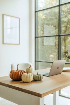 21 Cute & Festive Fall Desk Decor for Your Home Office - Twins Mommy