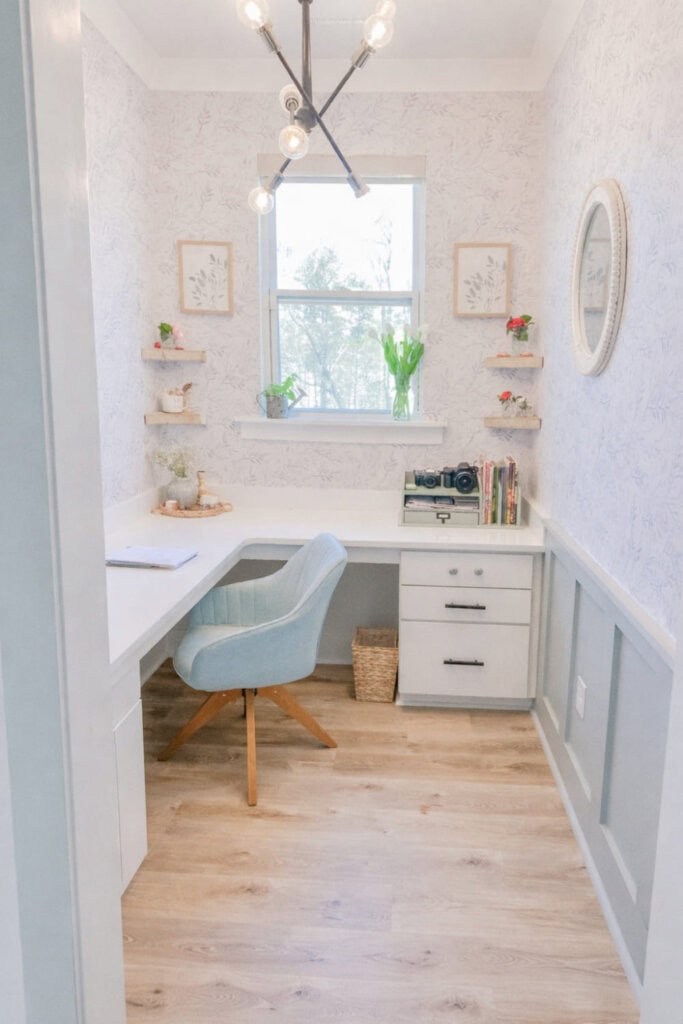 25 Chic Spring Office Decor for Your Home Office - Twins Mommy