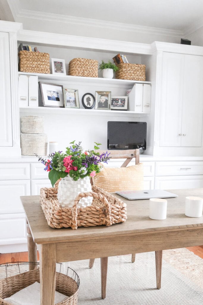 25 Chic Spring Office Decor for Your Home Office - Twins Mommy