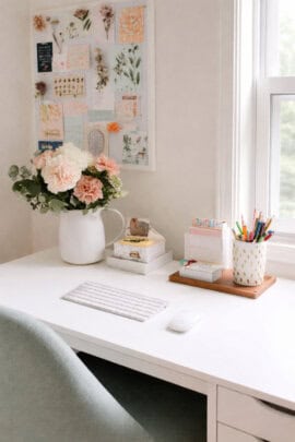 25 Chic Spring Office Decor for Your Home Office - Twins Mommy